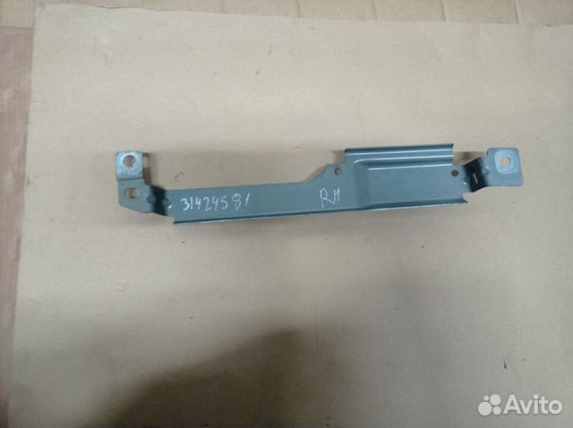 Volvo XC60 2018- кронштейн крепления крыла правый купить в Зеленограде ...